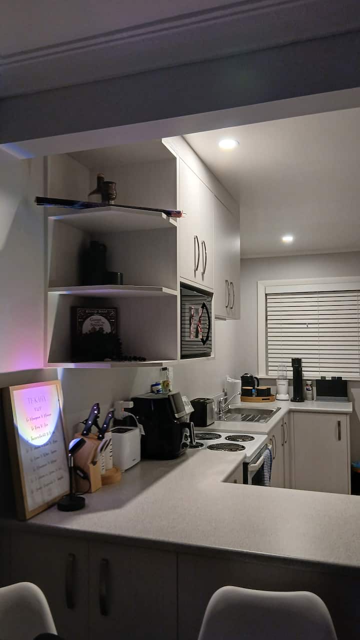 Home Away From Home Upperhutt - Upper Hutt