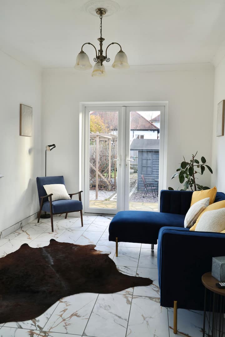 Spacious, Modern, Comfortable Home In Northampton - Northampton