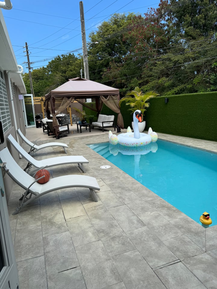 Feels Like A Resort “The Grand Compound” - San Juan