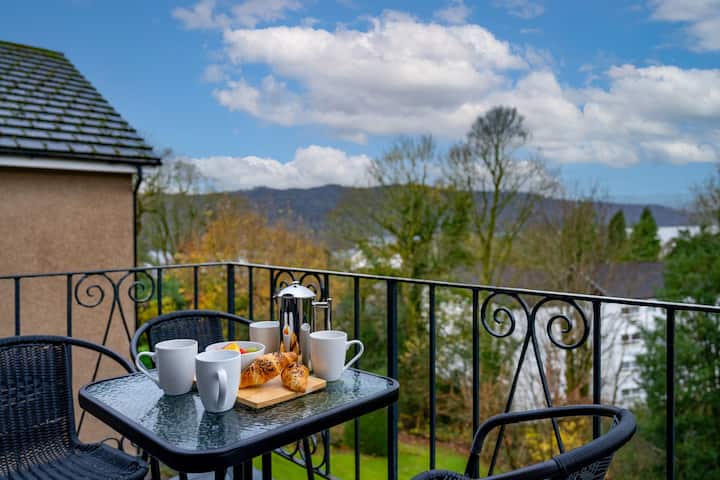 Luxury Lake View Hideaway • Pet-friendly. Parking - Bowness-on-Windermere
