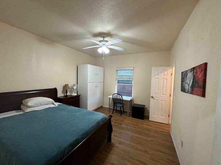 F-queen Bed W/private Bath In Central Plano - Plano, TX
