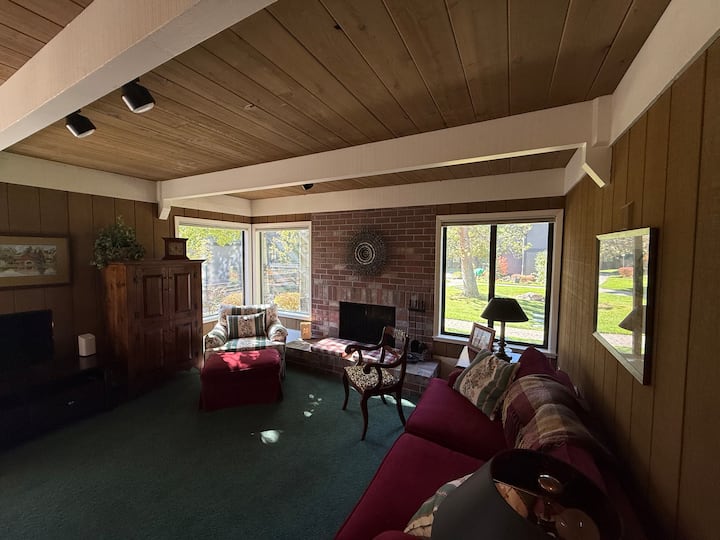 Cozy Condo Nestled In The Heart Of Sun Valley - Sun Valley, ID