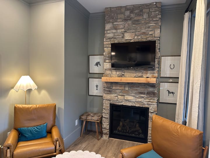 Luxury Loft On Jacksonville’s Historic Square - Jacksonville, AL