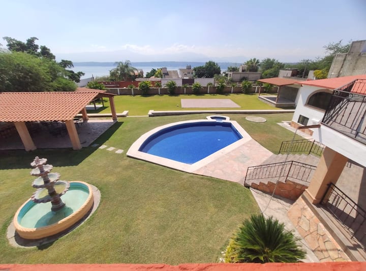 Quinta En Teques. Elegante. Espaciosa. Alberca. - Tequesquitengo