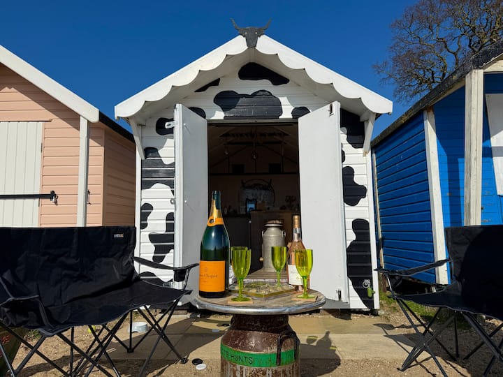 The Cow Shed - West Mersea Beach Hut - Mersea Island