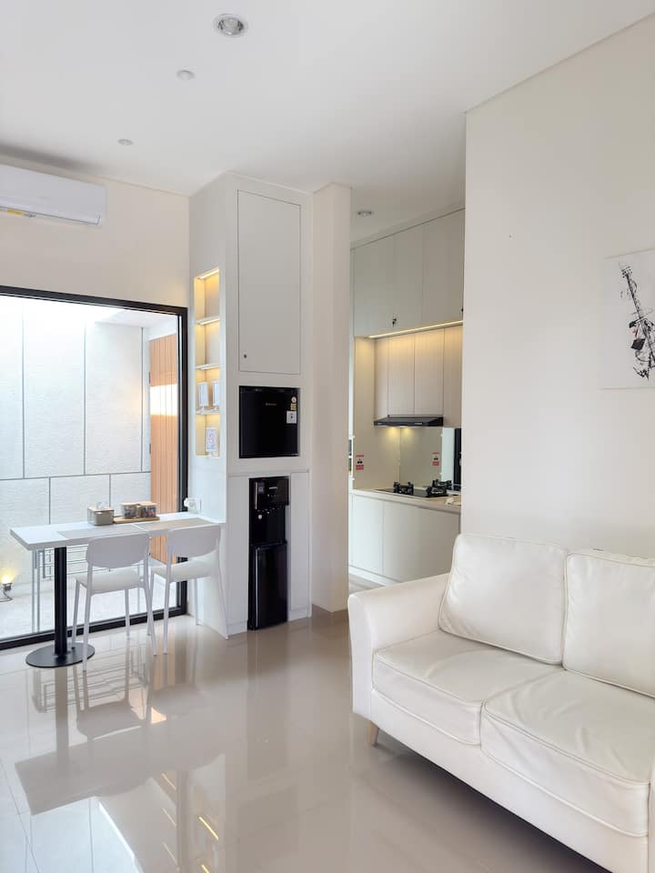 Kay House 3 – New Homestay, Clean & Modern - Yogyakarta