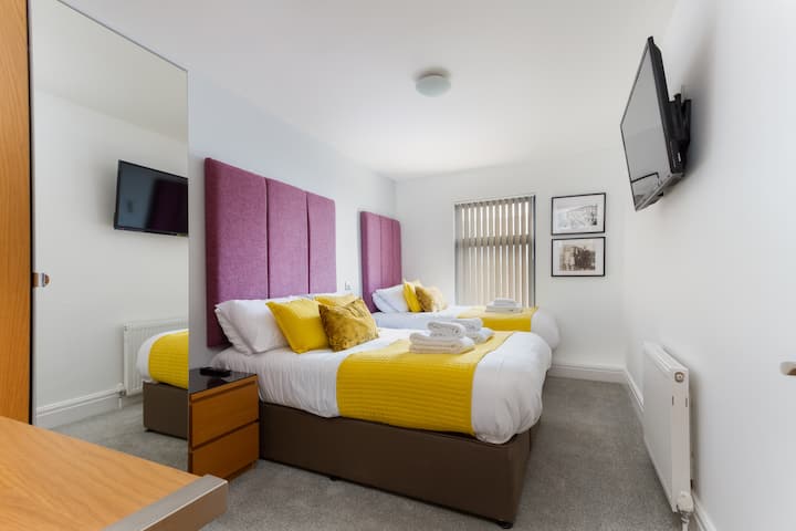 Bk203 Granada Apartments Berkeley 2nd Floor Middle - Blackpool