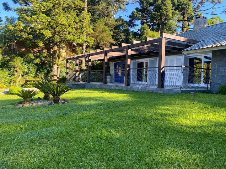 Casa Charmosa Condomínio Laje De Pedra - Canela