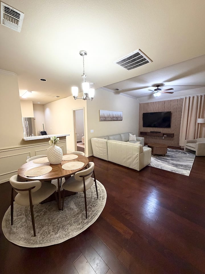 Cozy 3br Home With Dreamcloud Beds | Near Downtown - Lancaster, TX