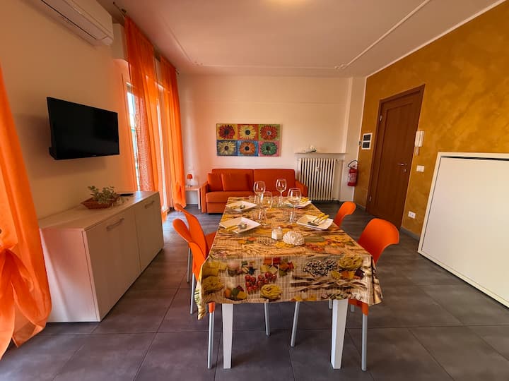 Bilocale Moderno Con Balconi, Parcheggio E 6 Posti - Pietra Ligure