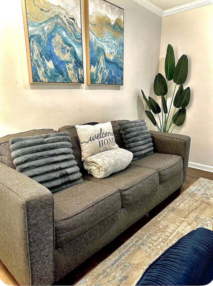 Spacious Triplex Perfect For Big Groups! - Stone Mountain, GA