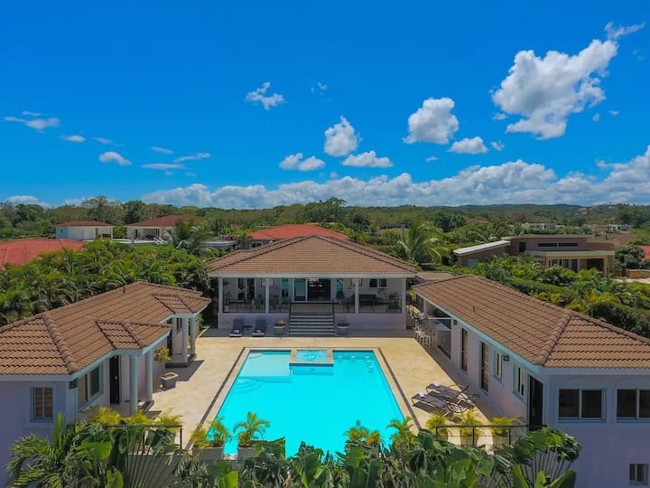 6br • Jacuzzi • Ocean View • Solar Backup Power - Sosúa
