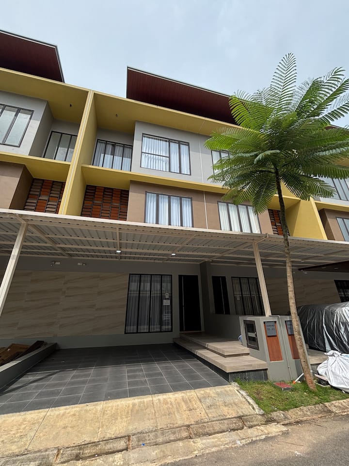 Kyzen Stay – Central Family Home W Pool & Loft Net - Batam