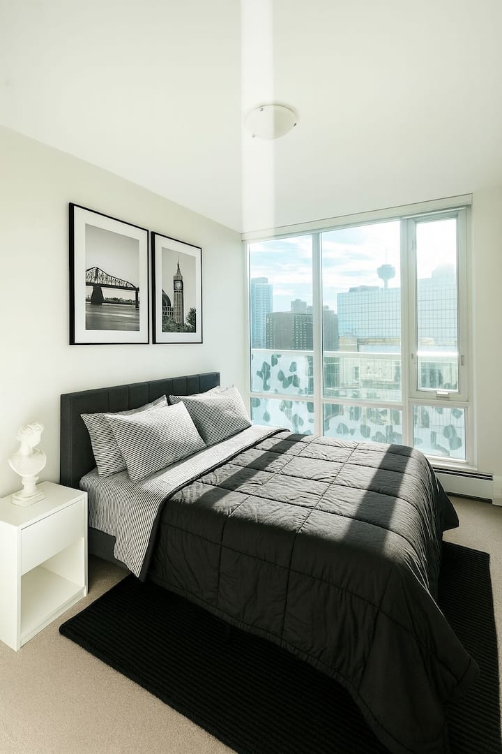 Entire 1 Bedroom Suite (No Cleaning Fees) - Calgary