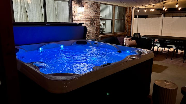 Pool•hot Tub•game Room•outdoor Movies•luxury Stay - Grand Prairie, TX