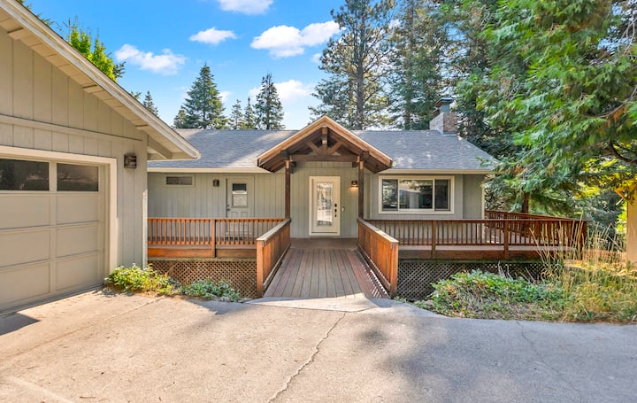 Lake Ridge Retreat - Chester, CA