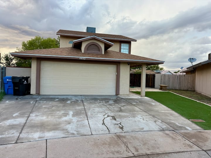 Modern Family Home Near Westgate & Sf Stadium - Phoenix, AZ