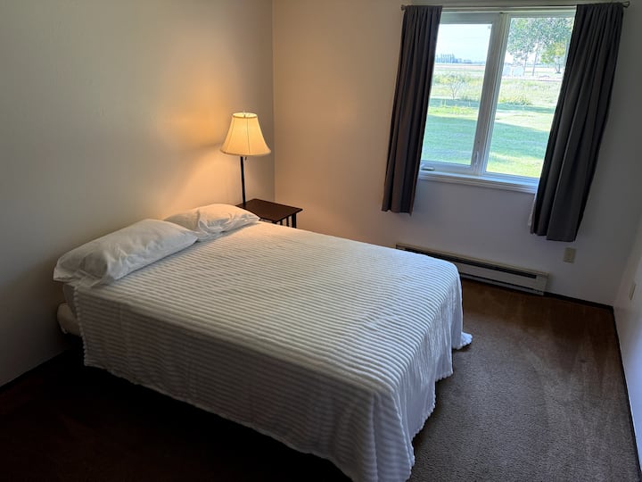 Quiet, Simple, Small Town Apartment - North Dakota