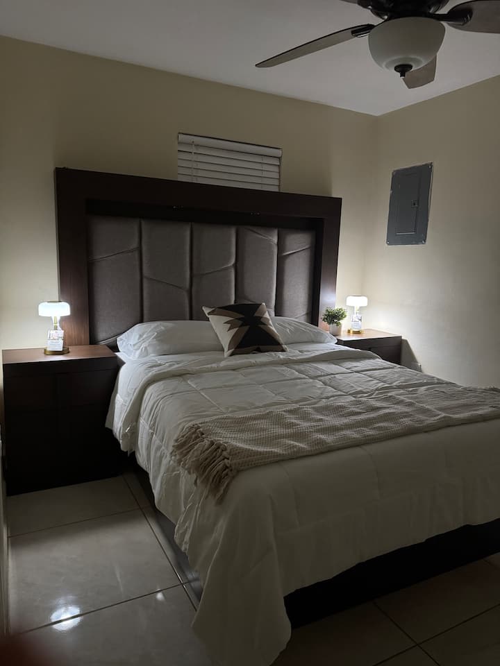 Modern & Spacious Home - 로마