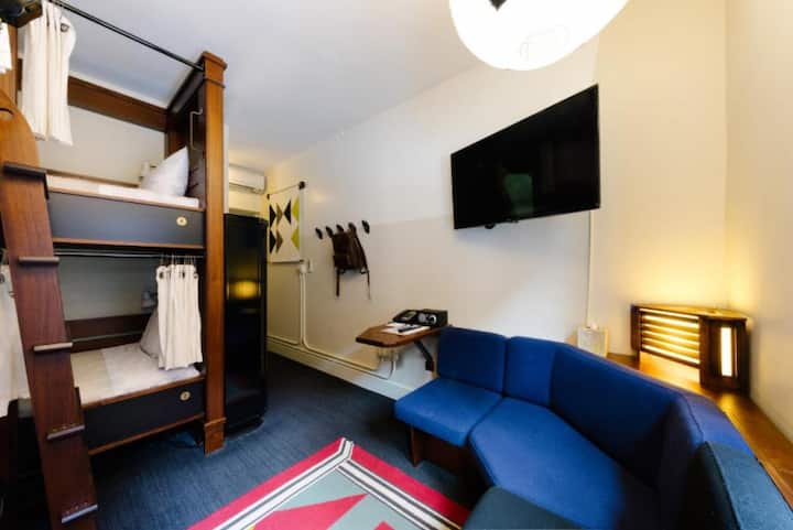 Laid-back In Style In The Heart Of River North - Chicago