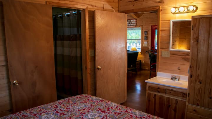 Cabin 15 - Leakey, TX