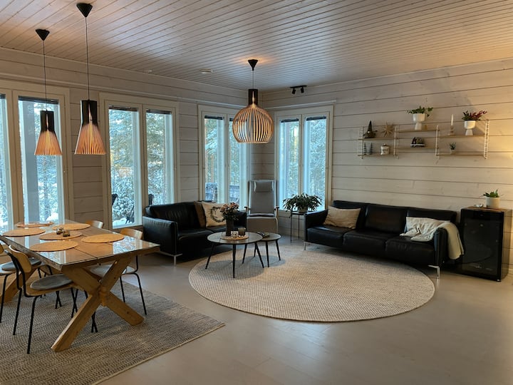 Hirsitalo Kallajärven Rannalla- Upea Lomakohde - Mäntyharju