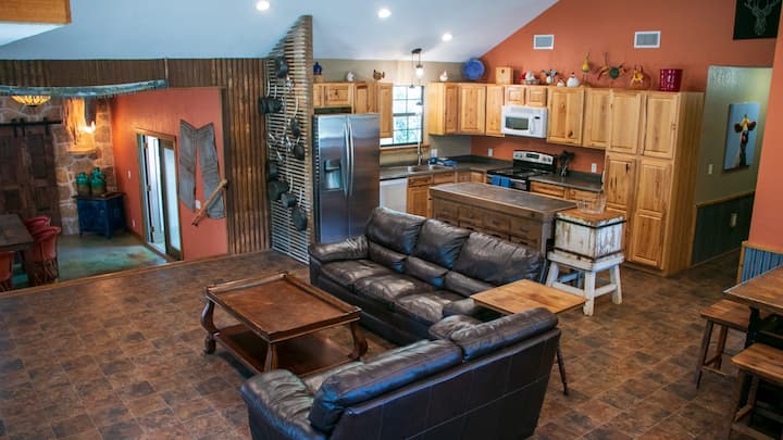 Casa Cascada Lodge - Leakey, TX