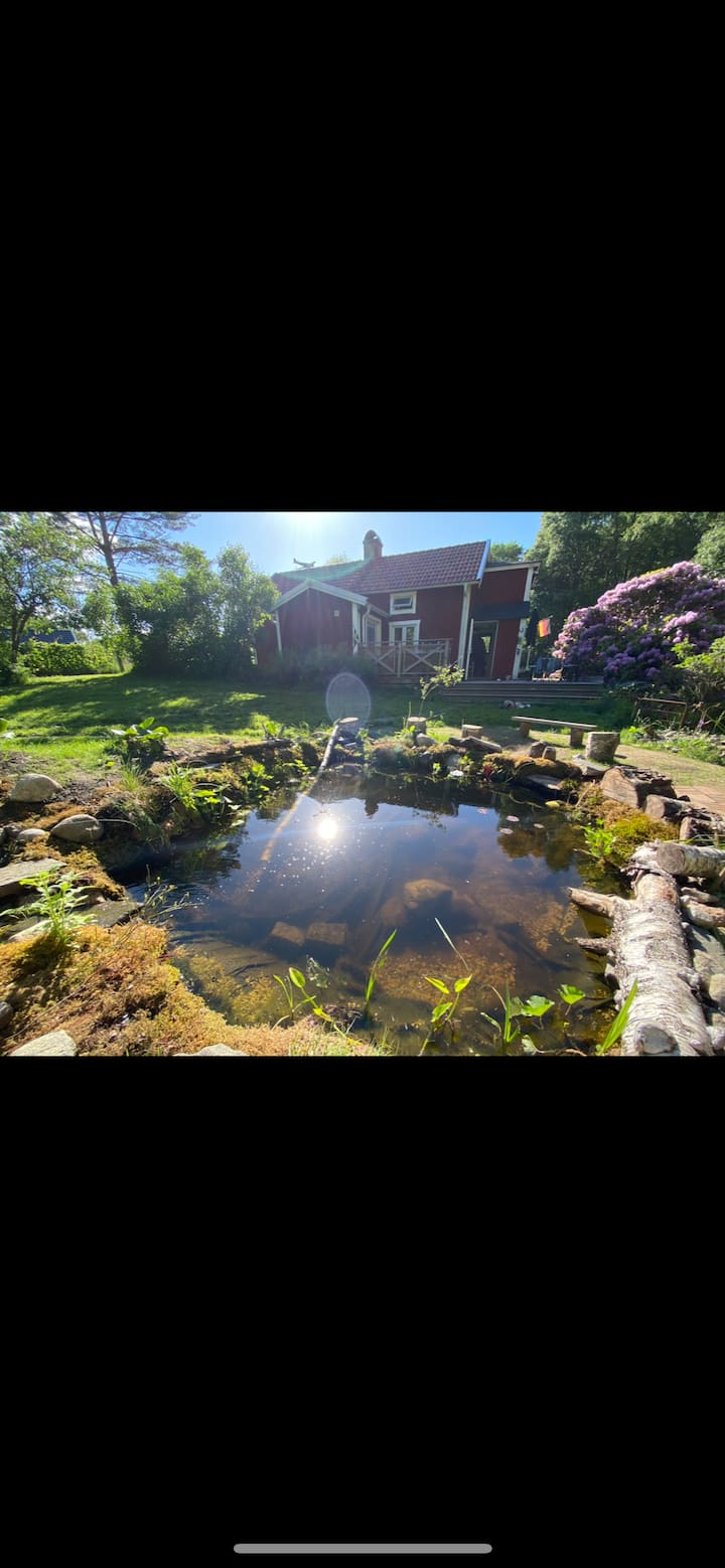 Cozy Traditional Swedish Cottage - Lerum