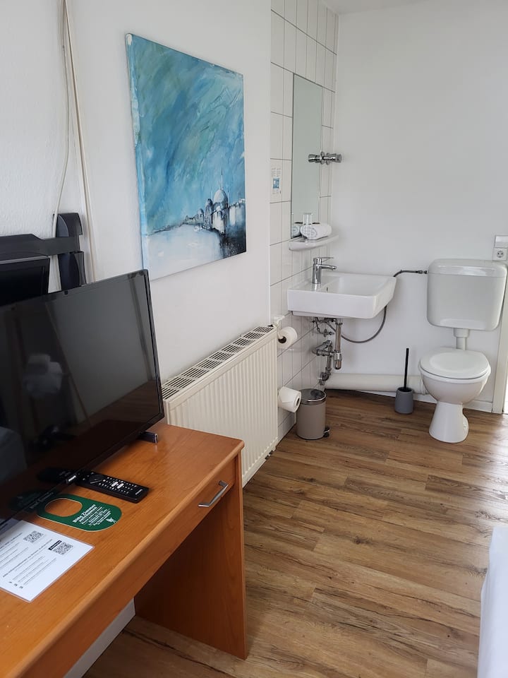 Kleines Dachzimmer Im Stuttgarter Stadtteil Berg - Stuttgart