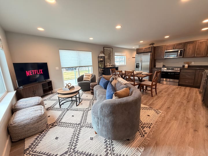 Madison Range Escape - Luxury 3 King Bedrooms - Ennis, MT