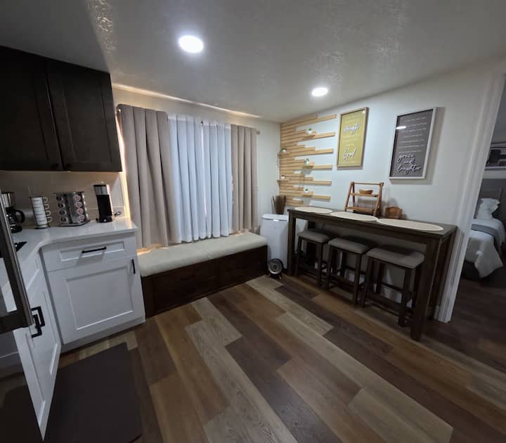 The Cozyluxe - Orlando International Airport (MCO)