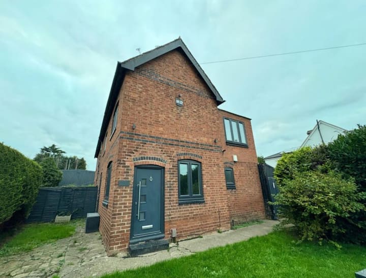 Cosy 3-bed Home | Driveway | Netflix | 1gb Wifi - Coventry