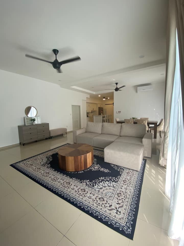 Nr Homestay In Kluang (5 Bedrooms, 4 Bathrooms) - Kluang