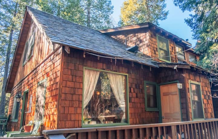 Root Stone Cabin - アイディルワイルド＝パイン・コーブ, CA