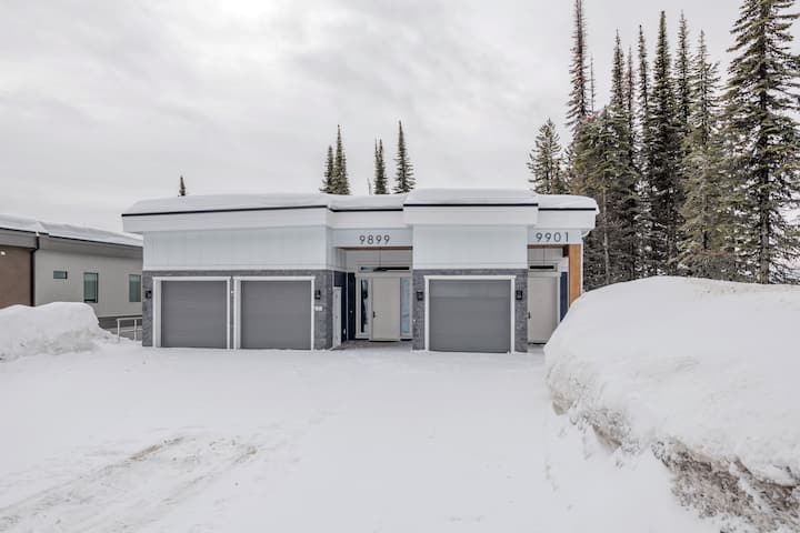 7 Bedroom Home W/2 Hot Tubs, 2 Kitchens, Garage - Armstrong