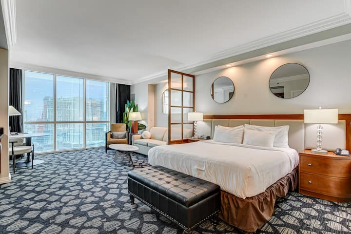 B22p2* Studio Strip View No Resort Fee/pool/gym - Las Vegas Harry Reid Airport (LAS)