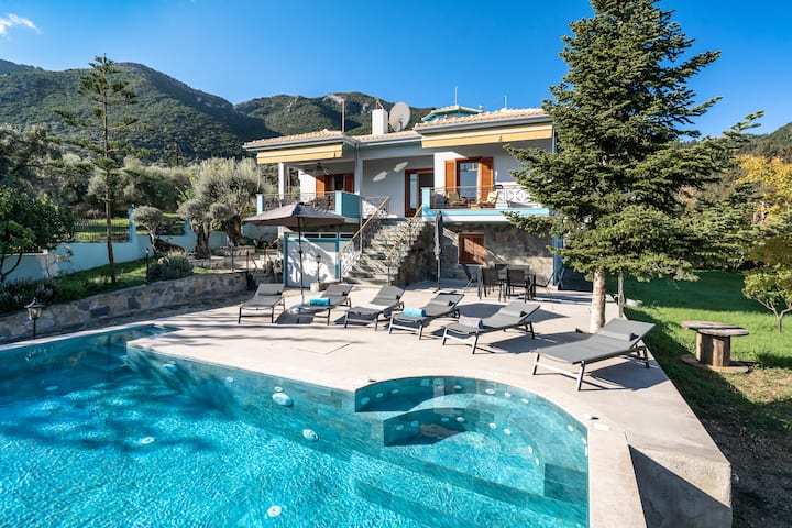 Giomani Villa• Private Pool• Walk To The Sea - Lefkada