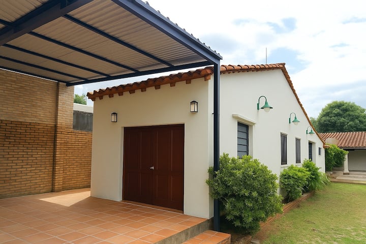 Encanto Colonial Y Rústico En Caacupe - Caacupé