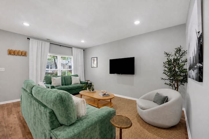 Uptown Townhouse - Walk To Lake Front And Red Line - Evanston