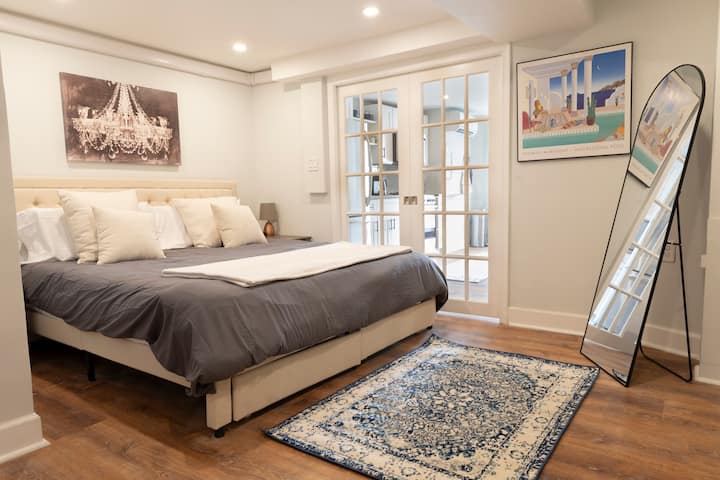 Dc Sanctuary | King Bedroom & Living Room W/ Queen - Washington, DC