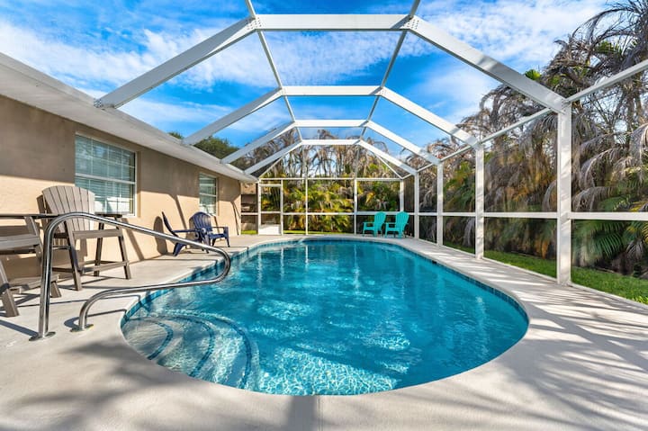 Beautiful Home W/ Pool, Patio, & Grills! - Sebastian