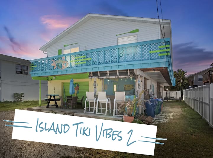 Island Tiki Vibes 2 • Steps To Beach • Outdoor Bar - Holmes Beach, FL