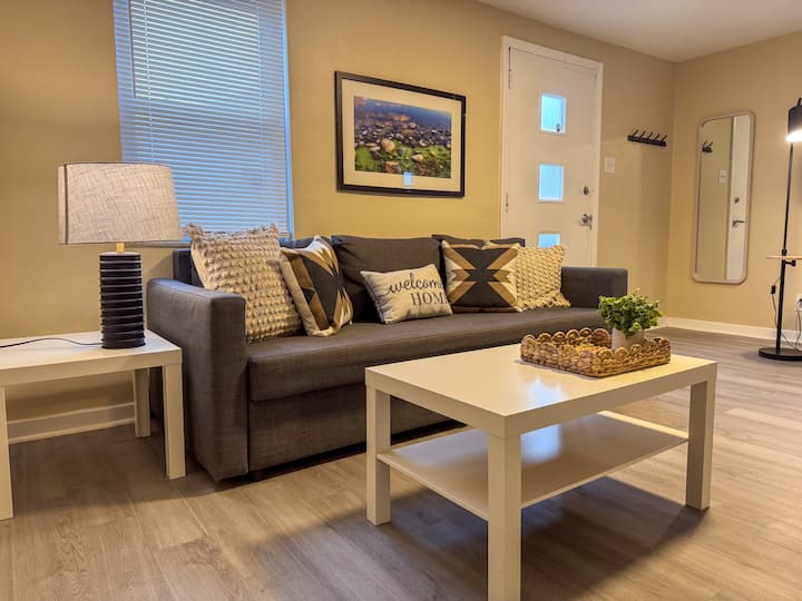 Pitt Townhouse 11 Beds 5 Bedrooms | Crews Welcome! - Forest Hills, PA