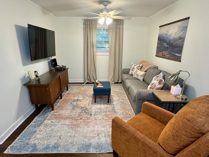 Spacious Guesthouse W/king Bed - Warner Robins, GA