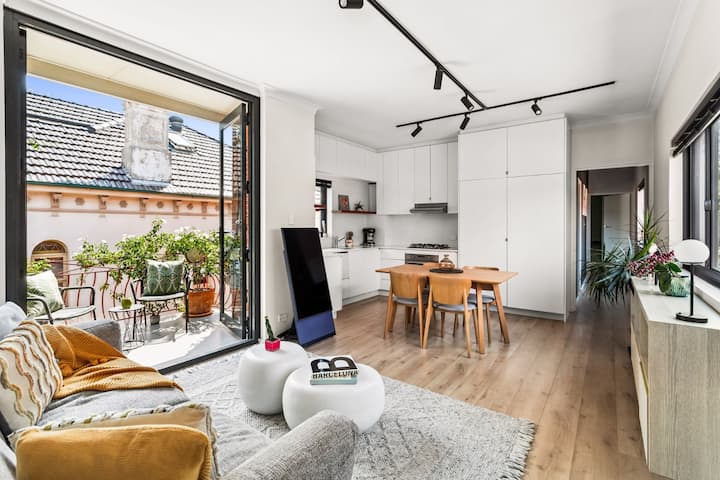 Green Haven • Quiet Street • Stylish & Central - Australia