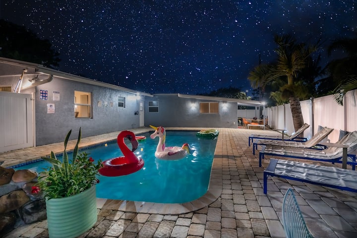 Pompano Beach Hidden Gem |4 Car Parking |Sleeps 12 - Deerfield Beach, FL