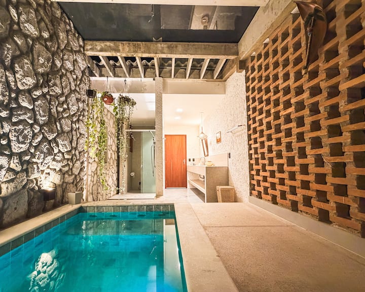 Casa De Alto Padrão - Suíte Com Piscina Privativa - Maceió