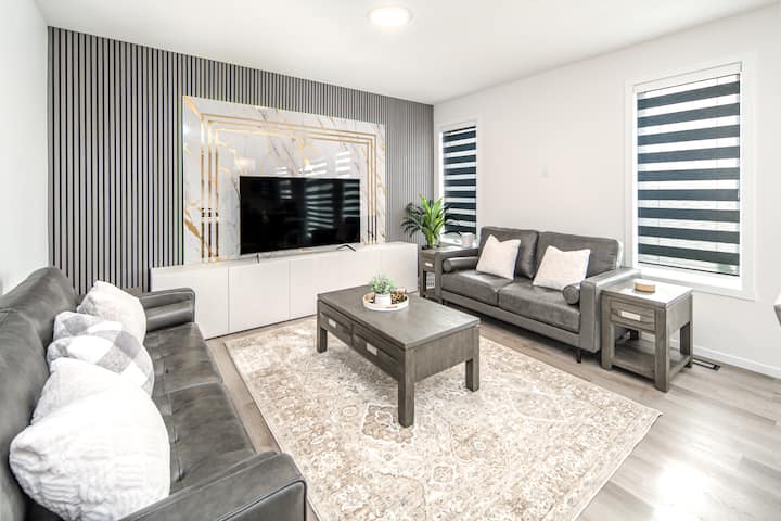 Near Airport | New Built | 6 Beds | Garage | Ac - Calgary