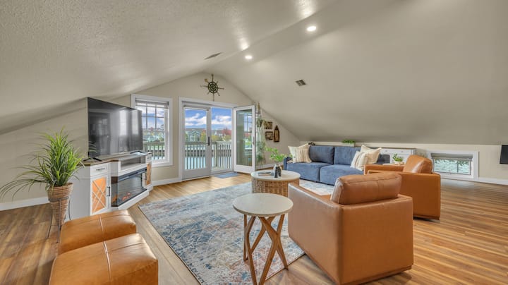 New Riverfront Loft - Fantastic Location - Sheboygan, WI