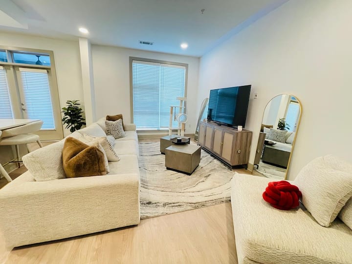 The Dine & Stroll Loft - Ballantyne - Charlotte